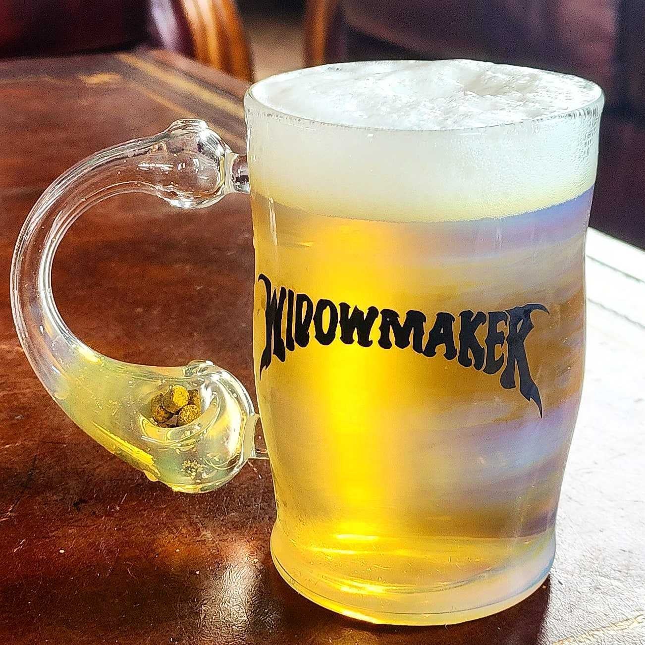Pipe Pilsner Glass | Widowmaker Brewing Co.